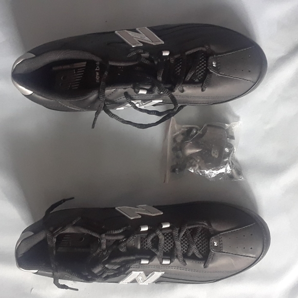 New Balance | Shoes | New Balance Black 5 Us Team Sports With Round ...